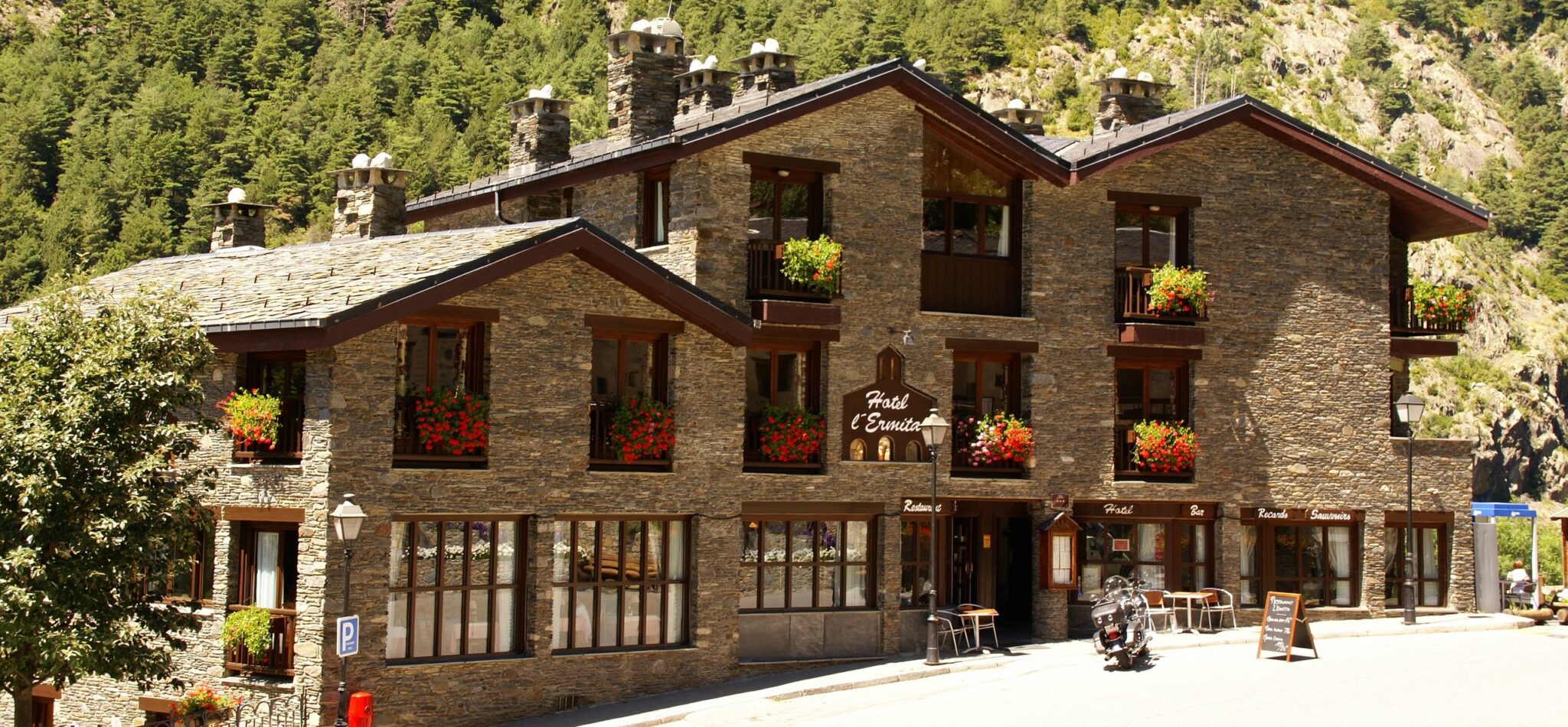 Hotel l'Ermita – Hotel Familiar – Family Hotel B&B